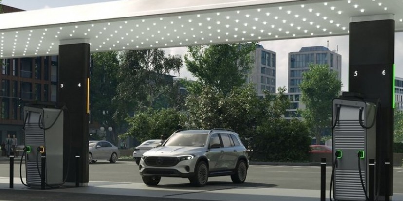 Mercedes' first fast charging stations will open in October in the US ...