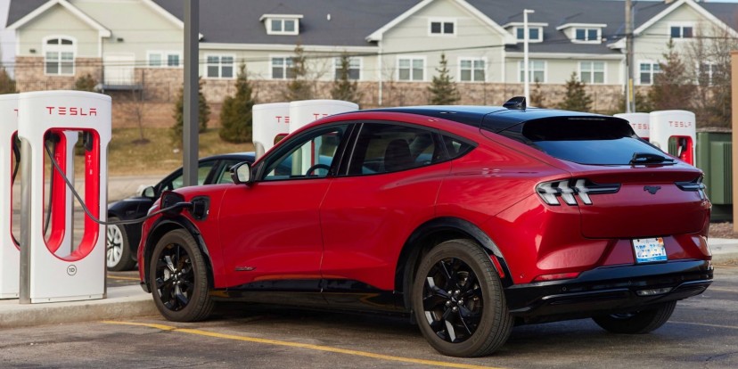 Ford starts handing out free NACS adapters for the F-150 Lightning and ...