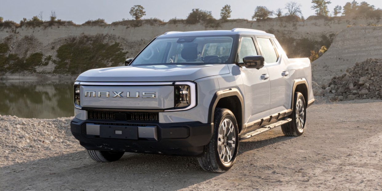 Europe gets its first AWD electric pickup truck and yes it s from China ArenaEV