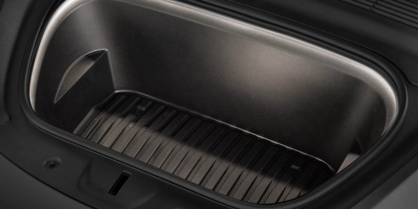 Tesla starts selling an LED light strip for the Model 3 and Model Y ...